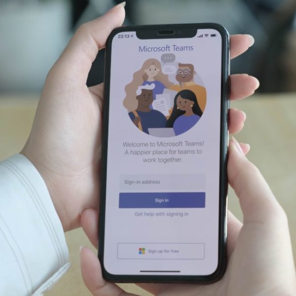 Microsoft Teams vs Zoom: Which Platform Is Best? - 9spheres Technologies